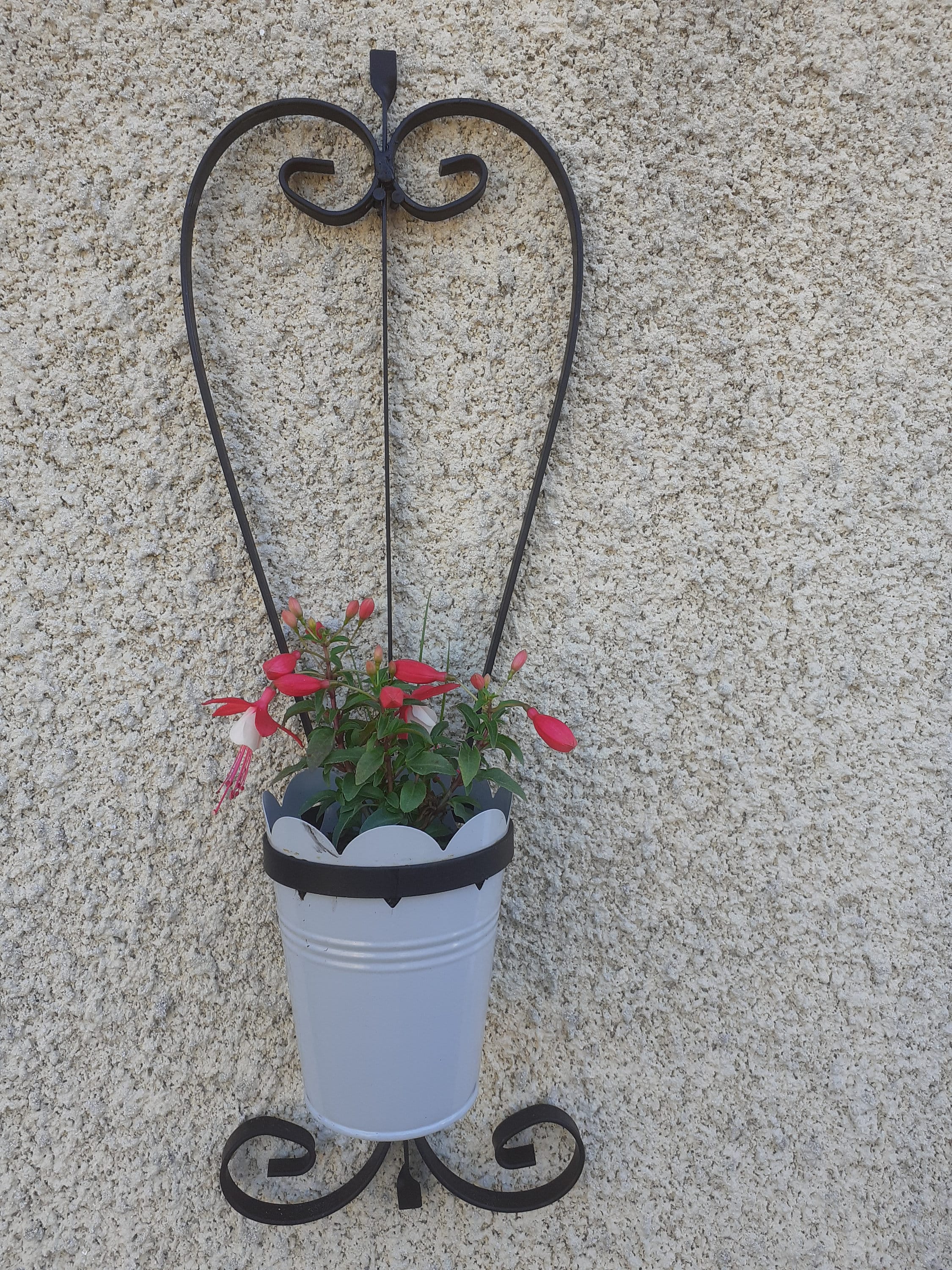 HEAVY WROUGHT IRON Hanging Wall Planter - Etsy UK