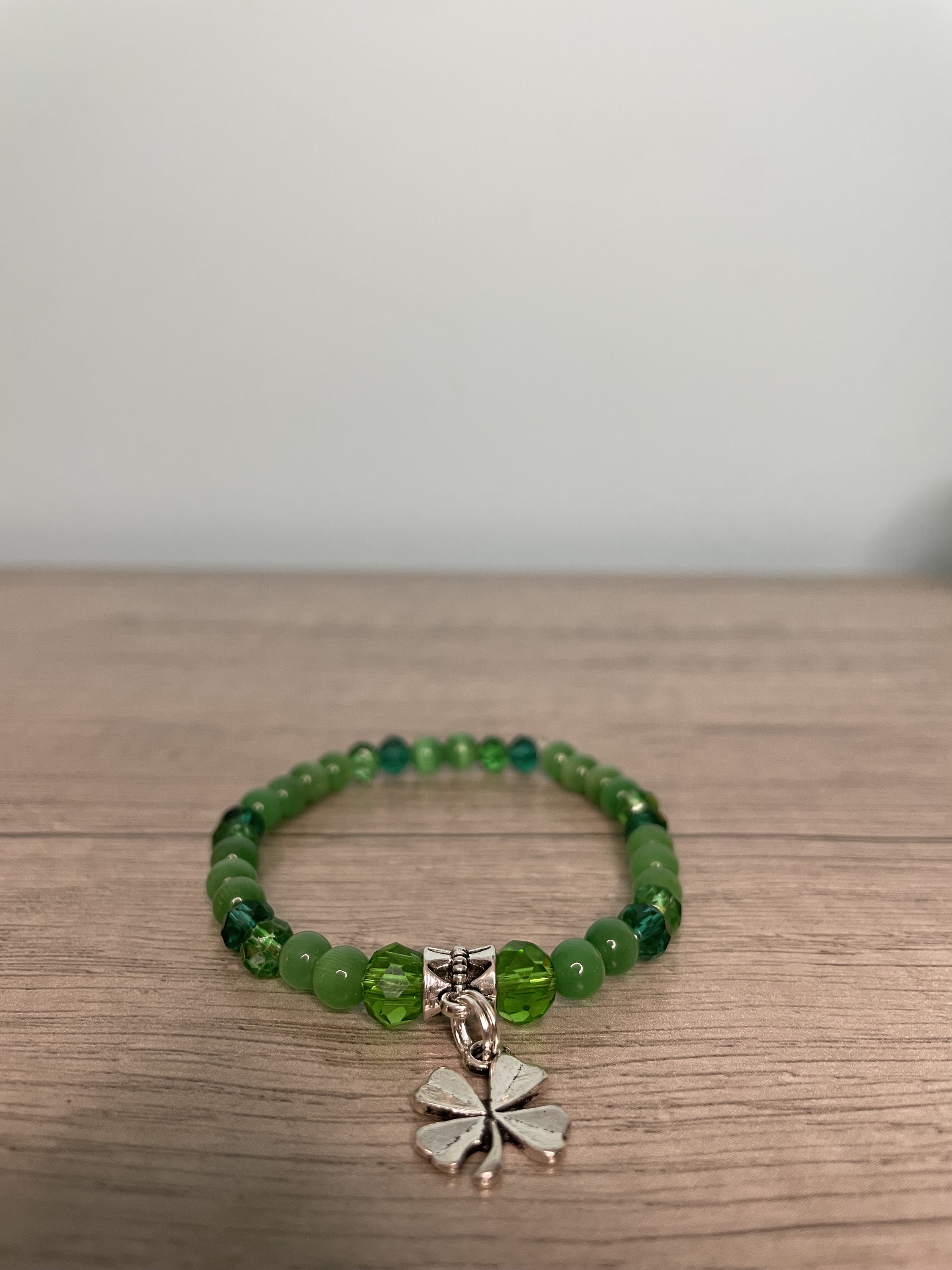 St Patrick’s Day Green Beaded Shamrock Charm Bracelet - St. Patrick’s ...