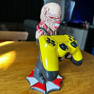 Resident Evil Nemesis Stand Controller/ Phone Holder 3D Print, Gaming ...