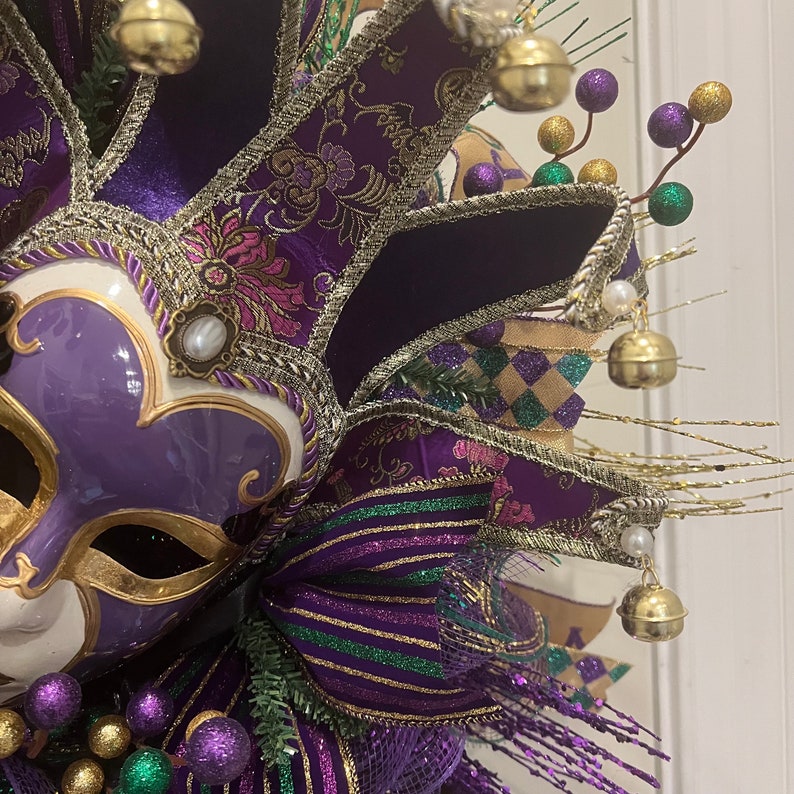 Mardi Gras Wreath With Purple Mask, Jester Mask, Fat Tuesday ...