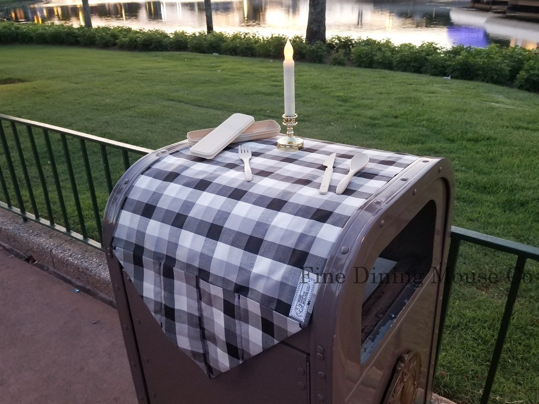 Tablecloth for Disney Trash Cans "monochrome Bella Notte" Romantic ...