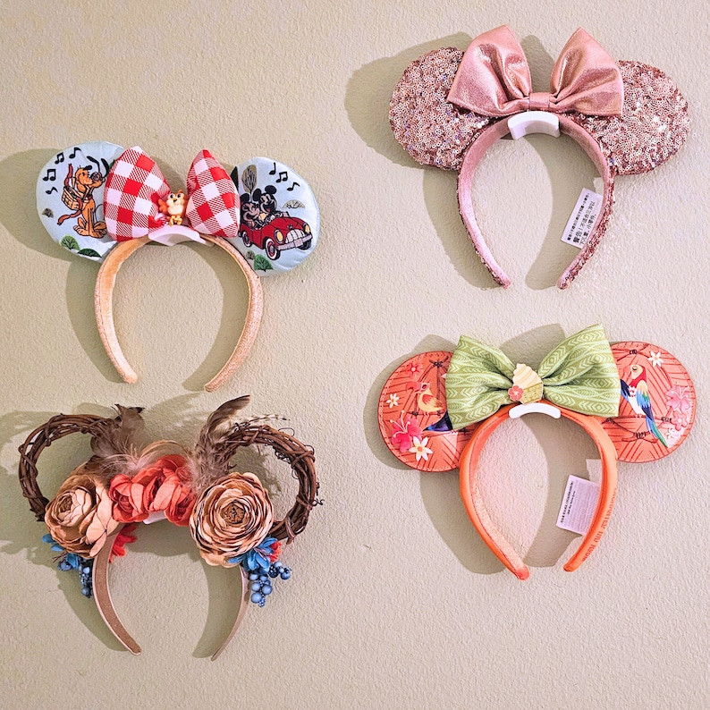 Mickey Ear Holders | Floating Magical Home Display | No-drill Hangers ...
