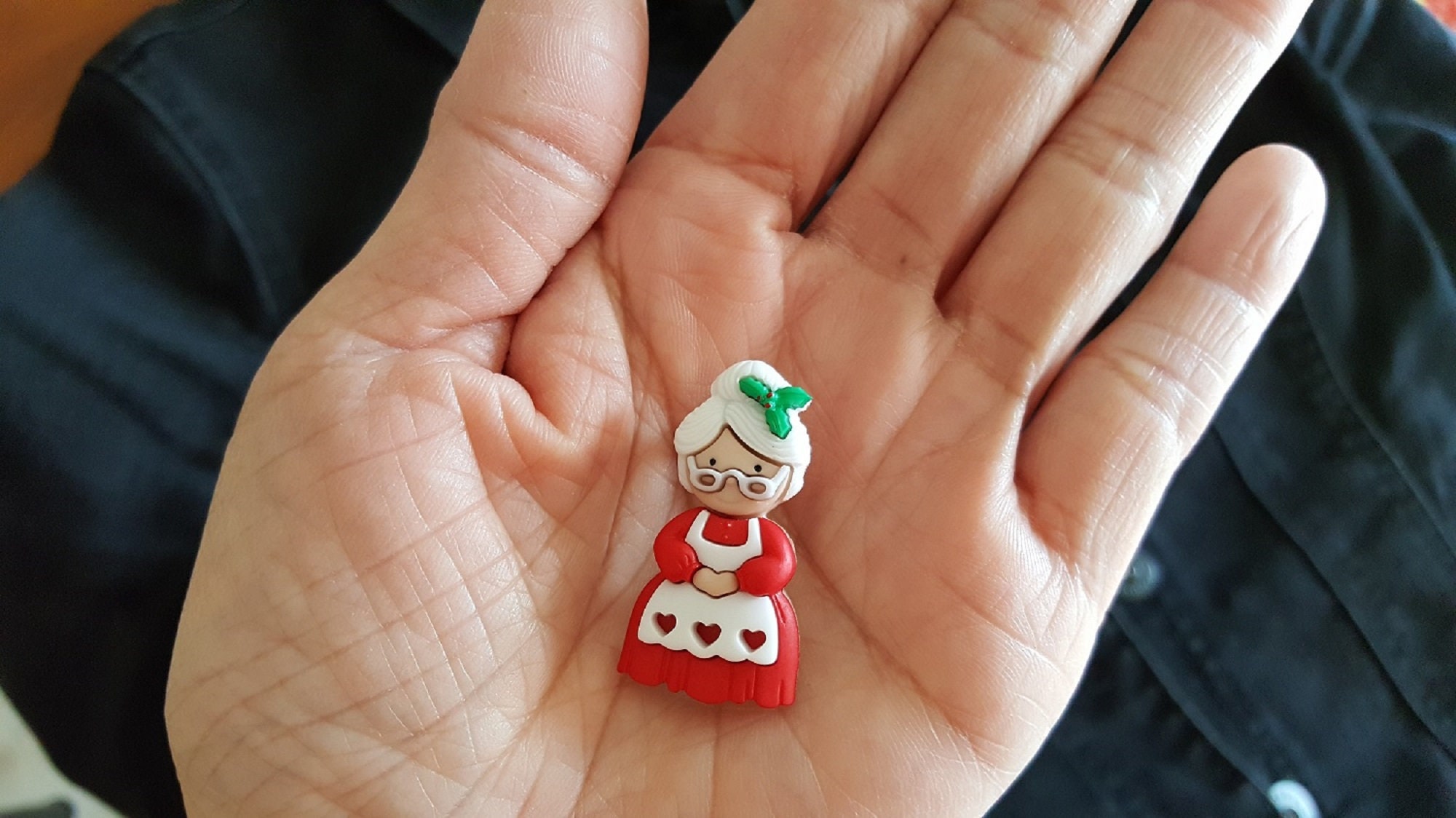 Santa Claus and Mrs. Claus Lapel Pin Set - Etsy