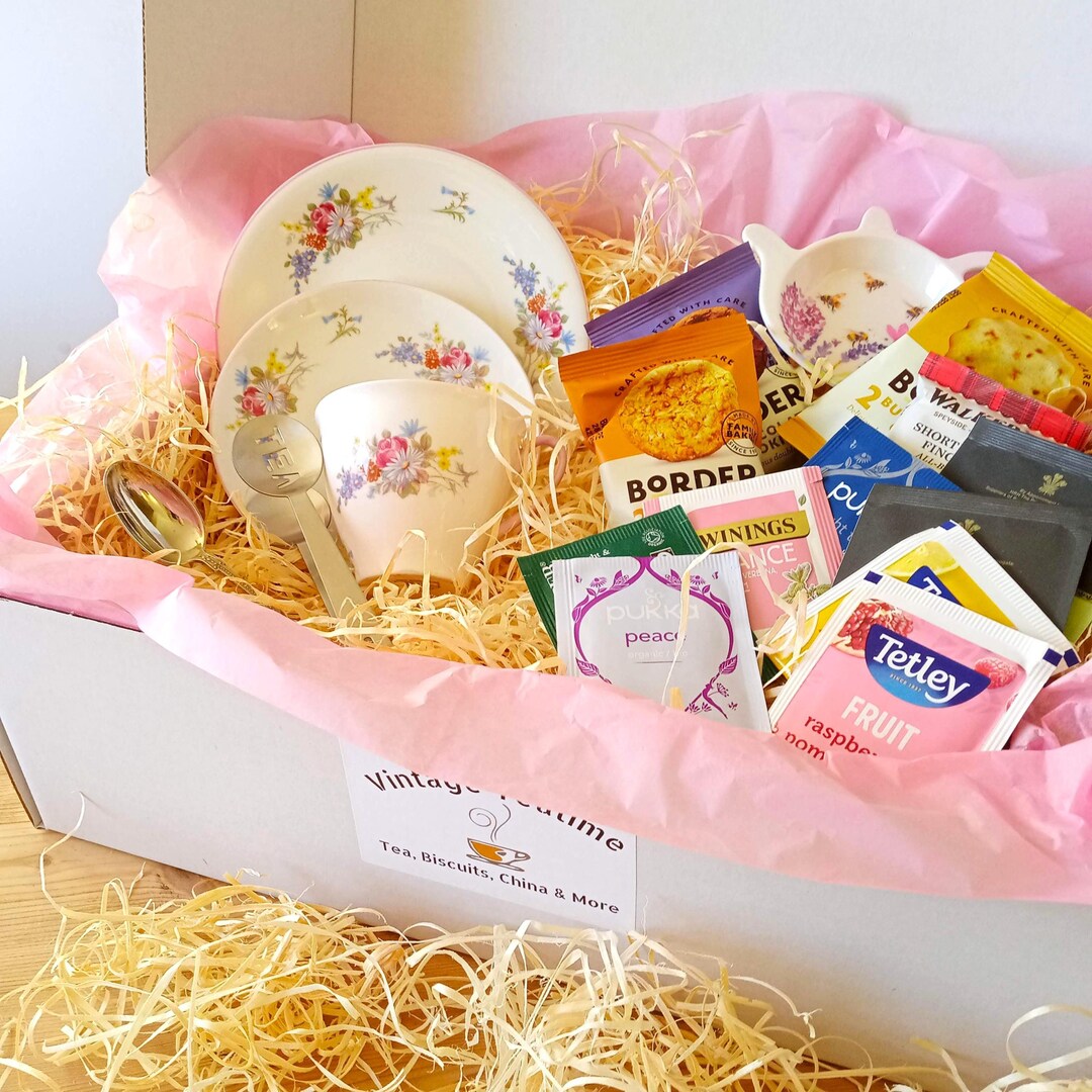 18 Item Vintage Afternoon Tea Gift Hamper Shelley Cup, Saucer and Plate ...