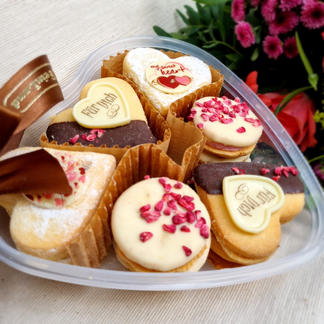 Mother's Day Biscuits 350g (36eur per Kg), Say It With Hearts, Heart ...