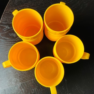 Set of 5 Vintage Rubbermaid Sunny Yellow Plastic Mugs - Etsy
