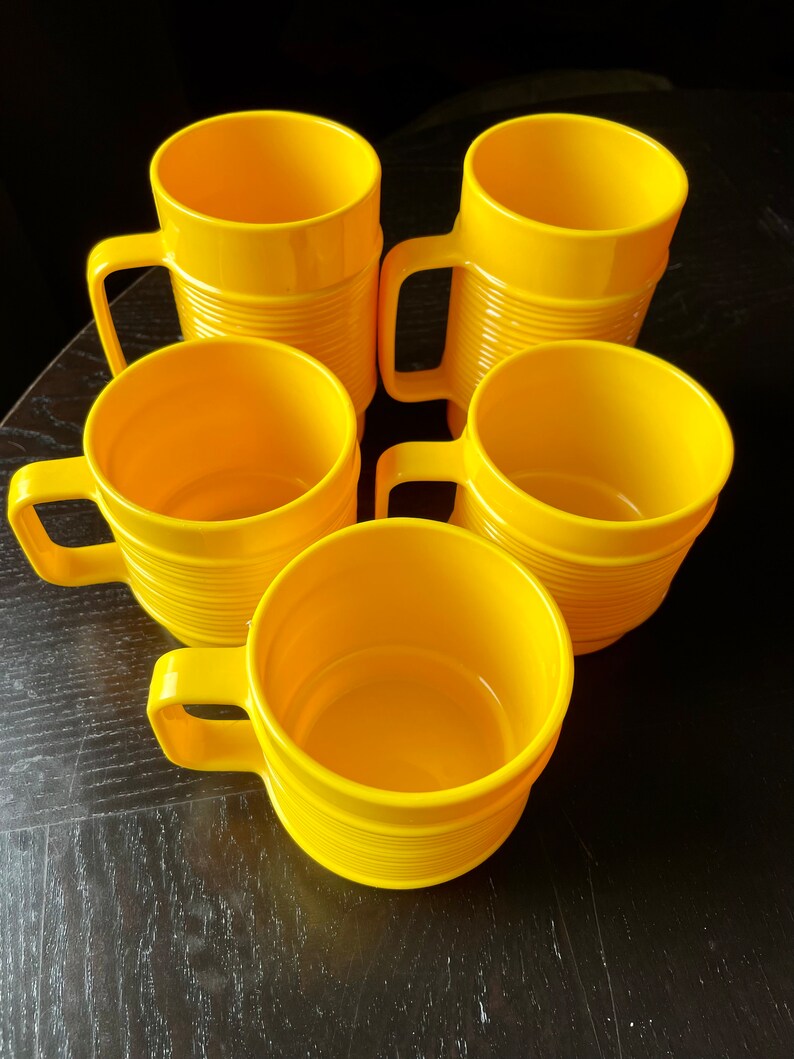 Set of 5 Vintage Rubbermaid Sunny Yellow Plastic Mugs - Etsy