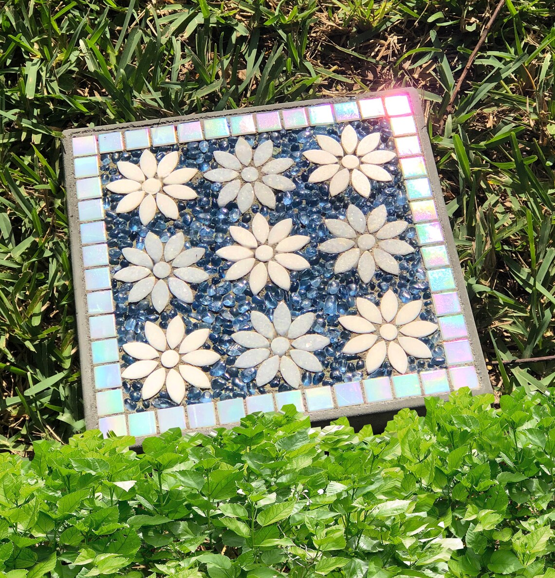 Handmade Mosaic Daisy Stepping Stone. Blue and White Thassos Marble ...
