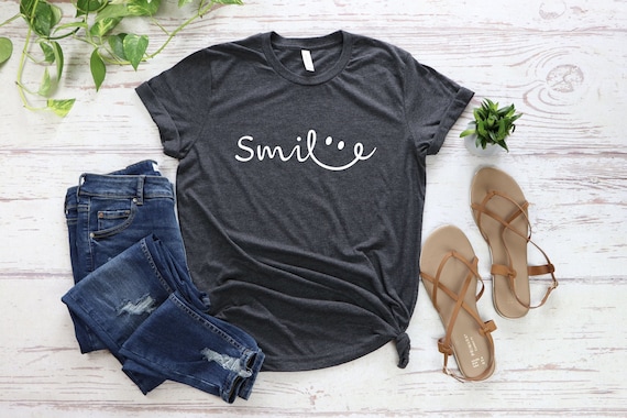 T-shirt Femme épaules évasées Top, T-shirt Chic Pour Femme | Mode I ...