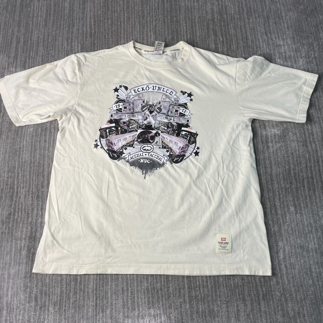 Vintage 2000s Ecko Unltd NYC Graffiti Boom Box Artwork Basic Essential ...