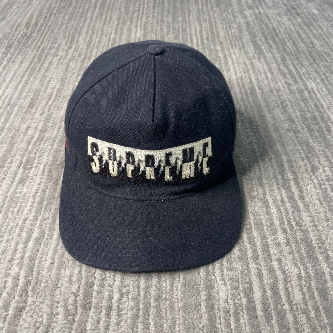 Vintage 2000s Supreme Predator Spell Out Skate Y2K Aesthetic Basic ...