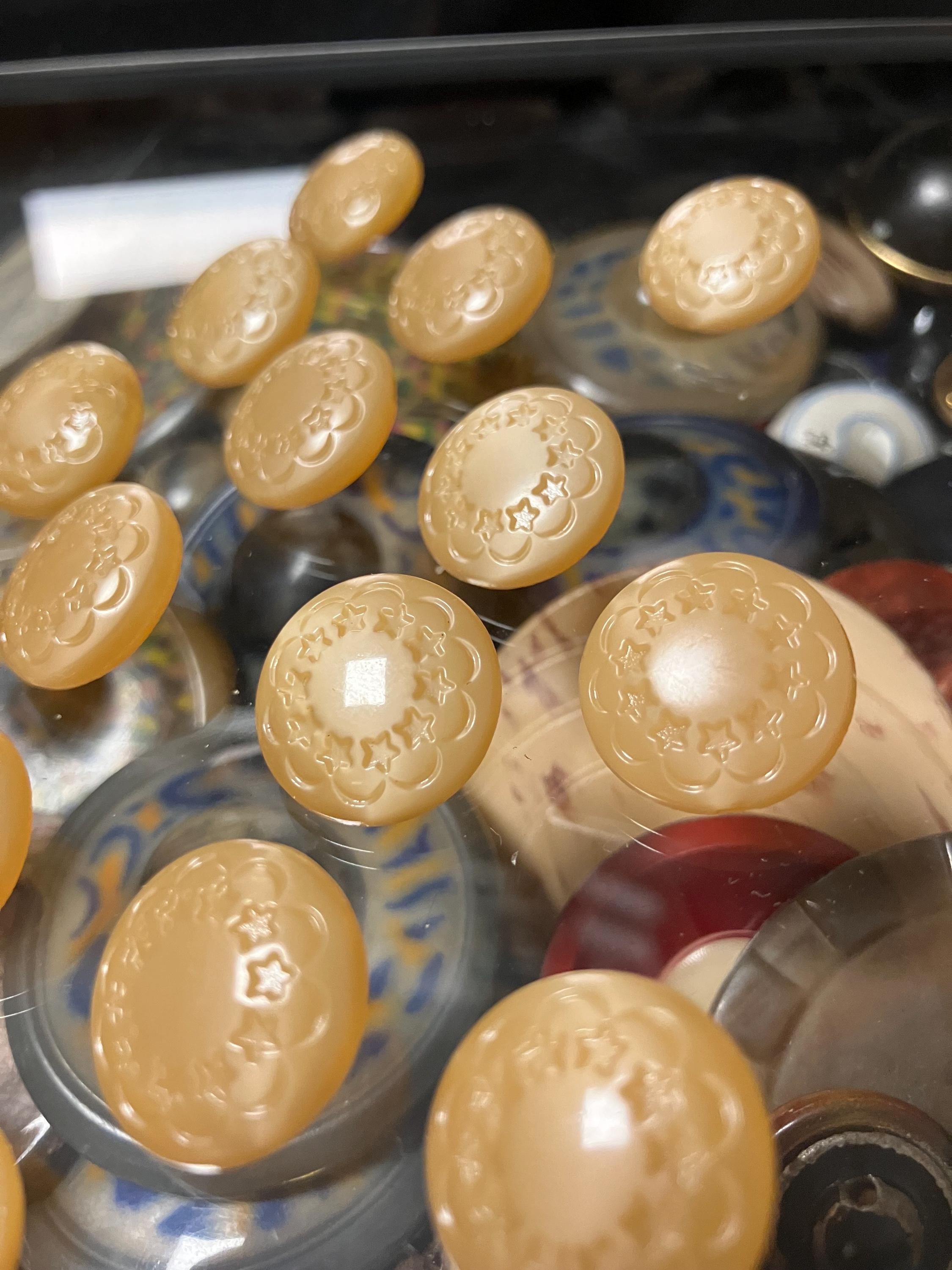15 Beige Opaque Glass Buttons - 18 Mm - Ring of Stars - Etsy