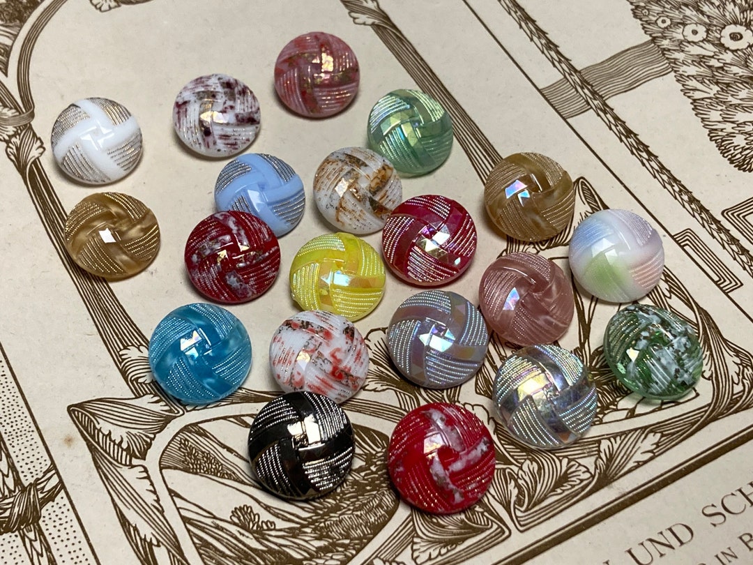 20 Vintage Glass Buttons Wonderful Old Glass Buttons 18 Mm - Etsy