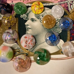 20 Vintage Glass Buttons - Wonderful Old Glass Buttons - 18 Mm - Etsy