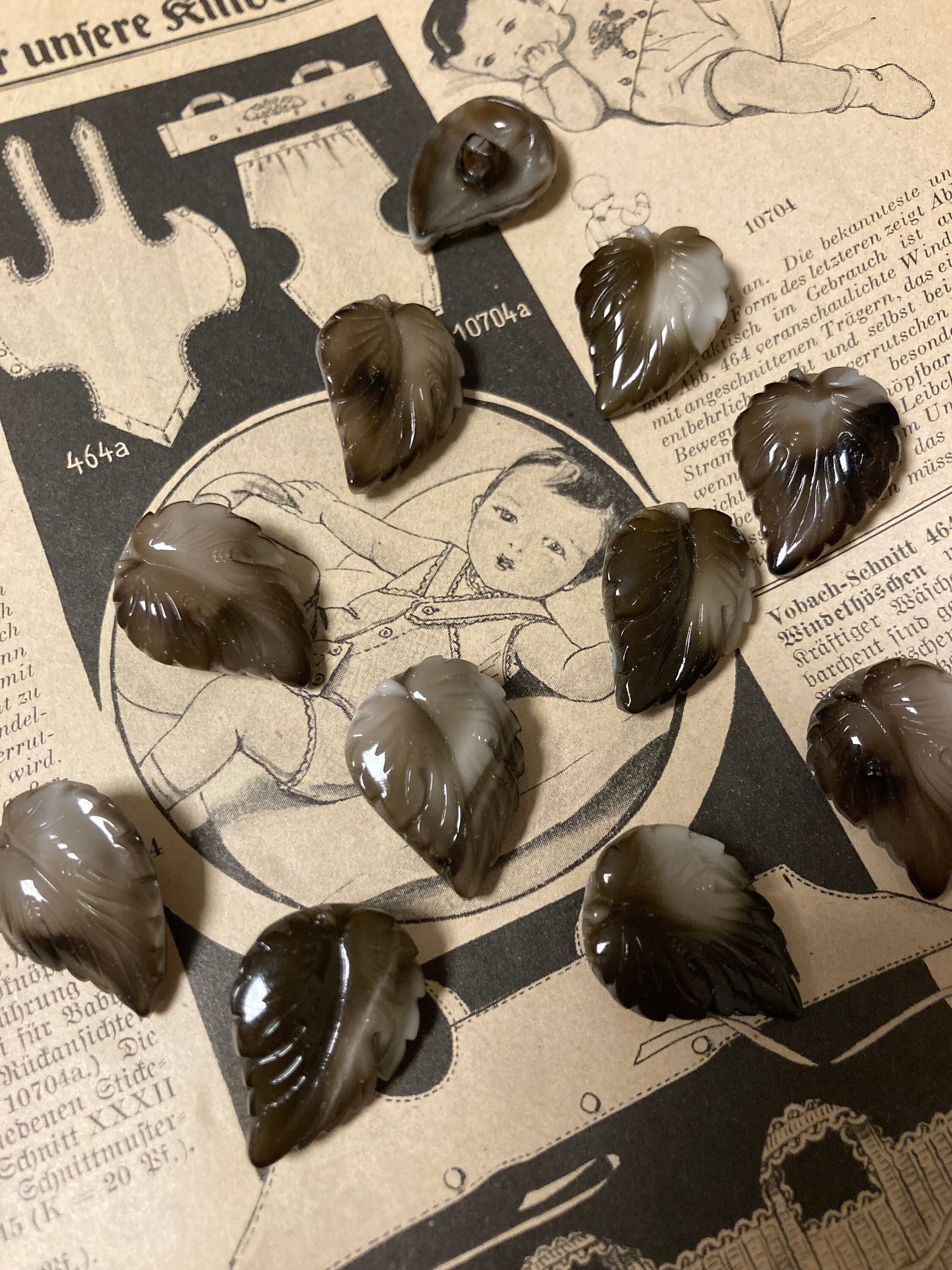10 Glass Buttons in Realistic Shape of a Leave - 25 Mm - Etsy
