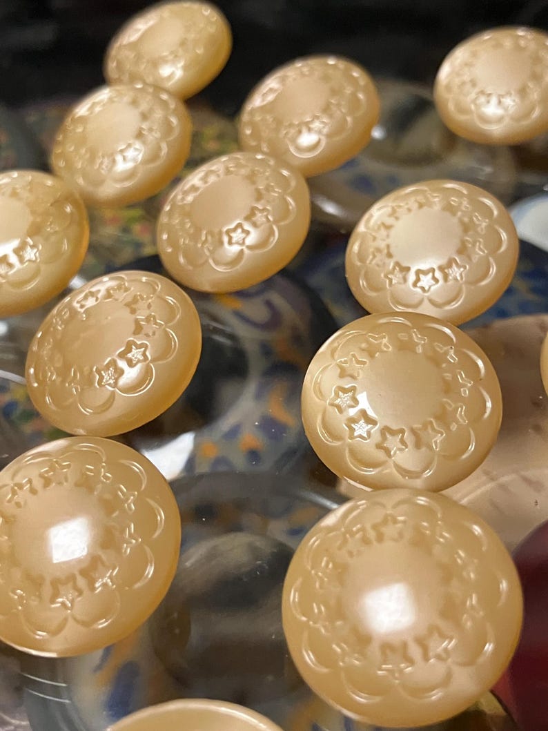 15 Beige Opaque Glass Buttons - 18 Mm - Ring of Stars - Etsy