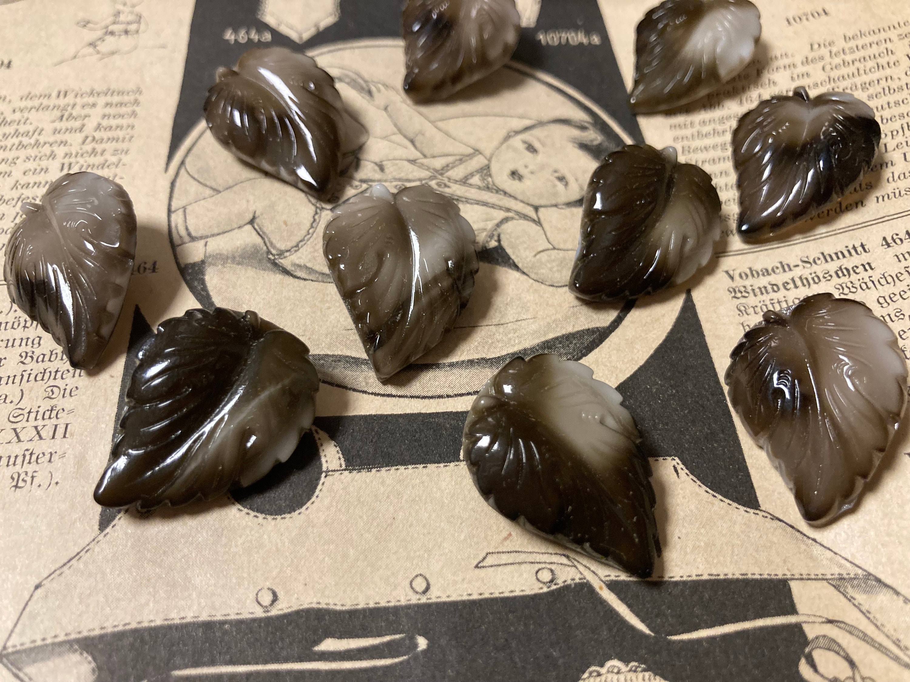 10 Glass Buttons in Realistic Shape of a Leave - 25 Mm - Etsy
