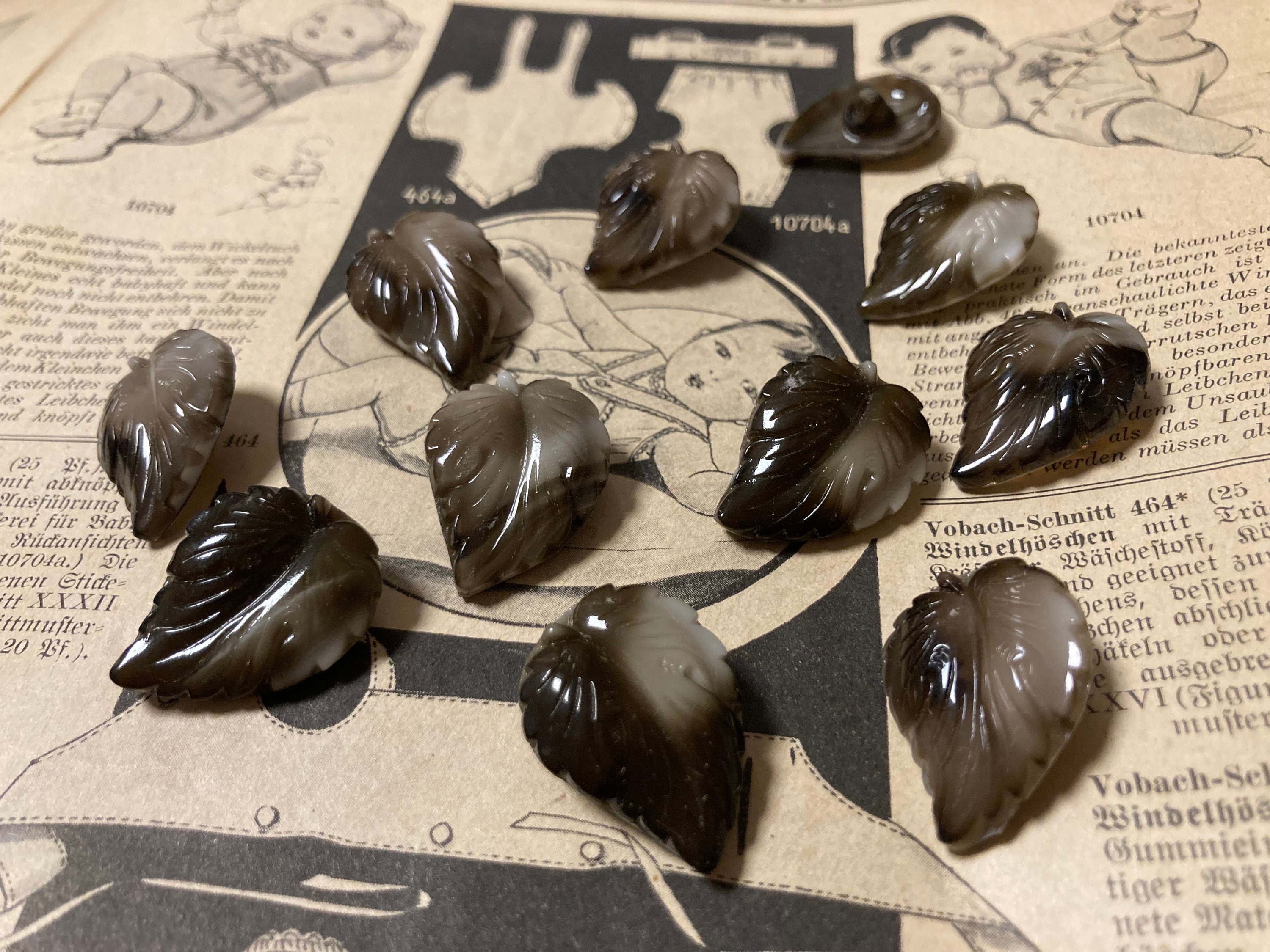 10 Glass Buttons in Realistic Shape of a Leave - 25 Mm - Etsy