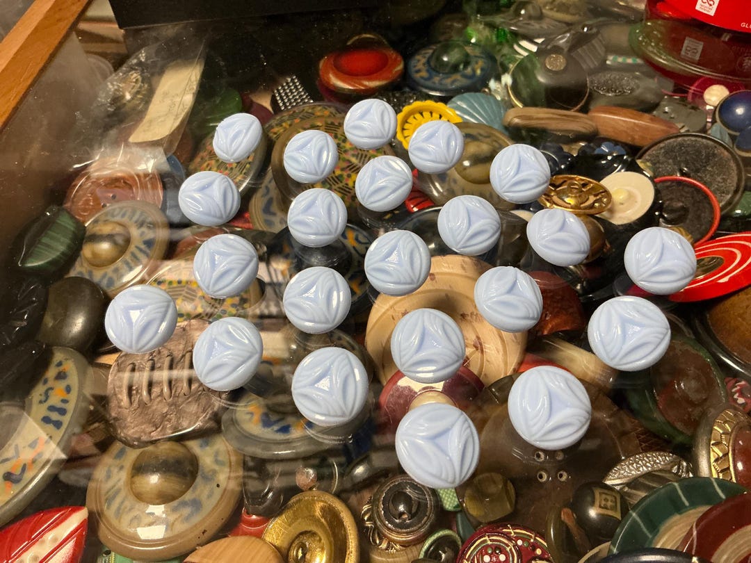 20 Vintage Opaque Glass Buttons – 18mm Collectible Sewing Supplies - Etsy