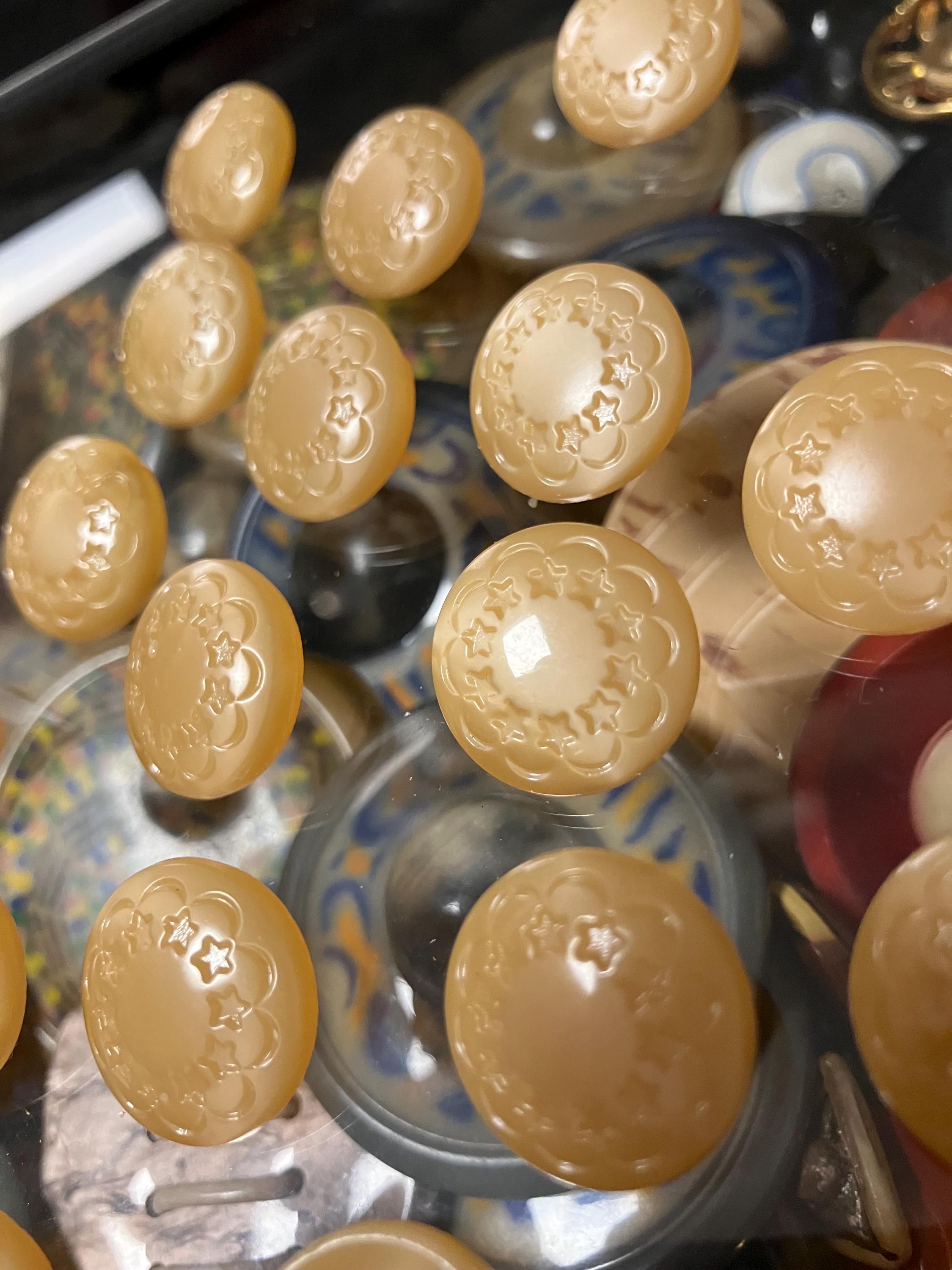 15 Beige Opaque Glass Buttons - 18 Mm - Ring of Stars - Etsy