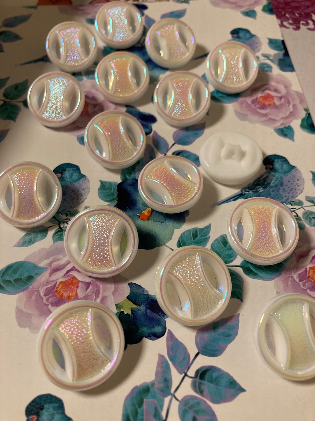 15 Vintage Glass Buttons - Old Collector Buttons - 18 Mm - Etsy