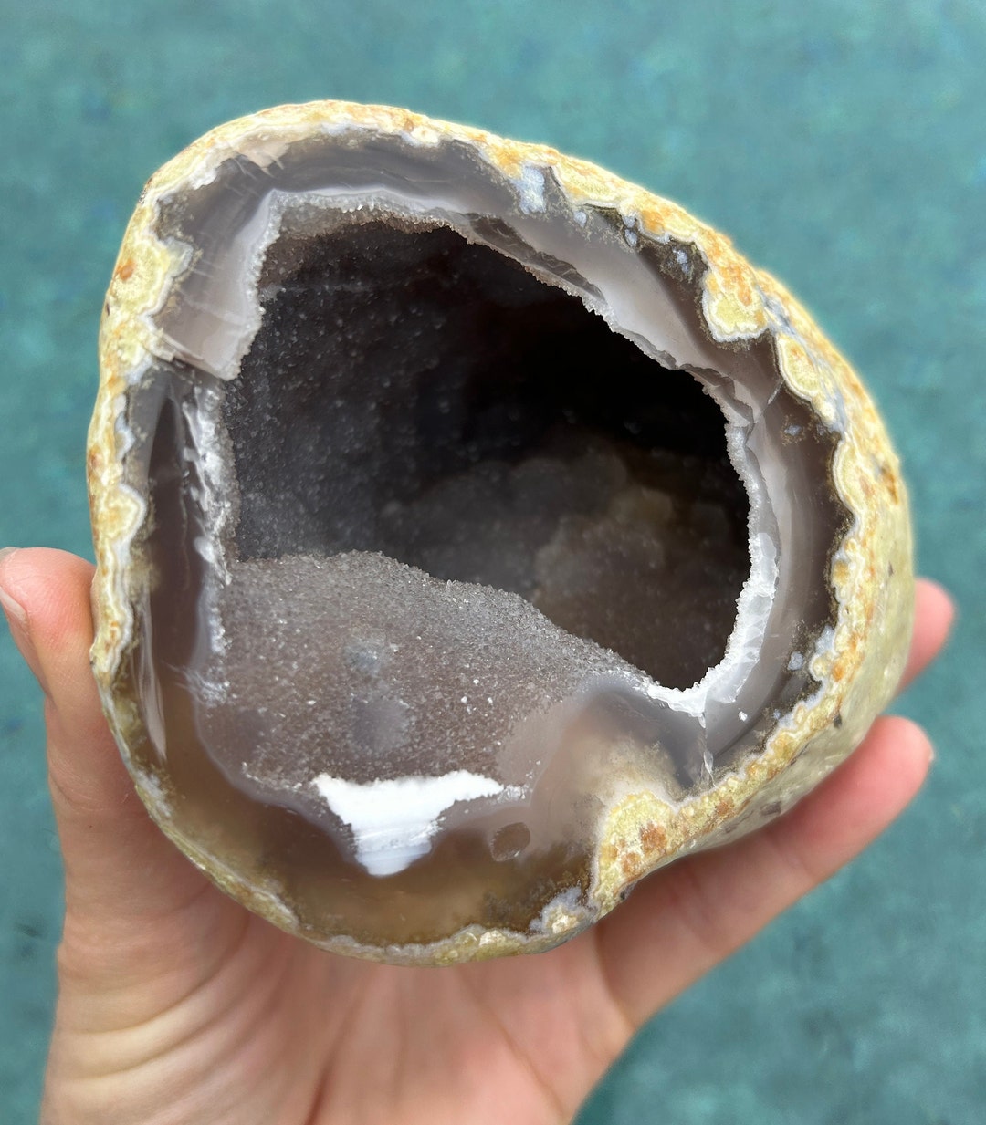Agate Geode Half - 1 Lb 6 Oz (636g) - Comes With a FREE Display Stand ...