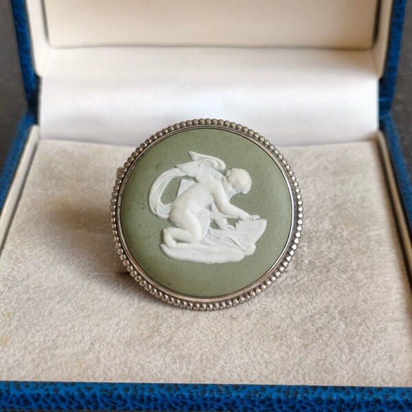 Peter Rabbit Brooch - Etsy UK