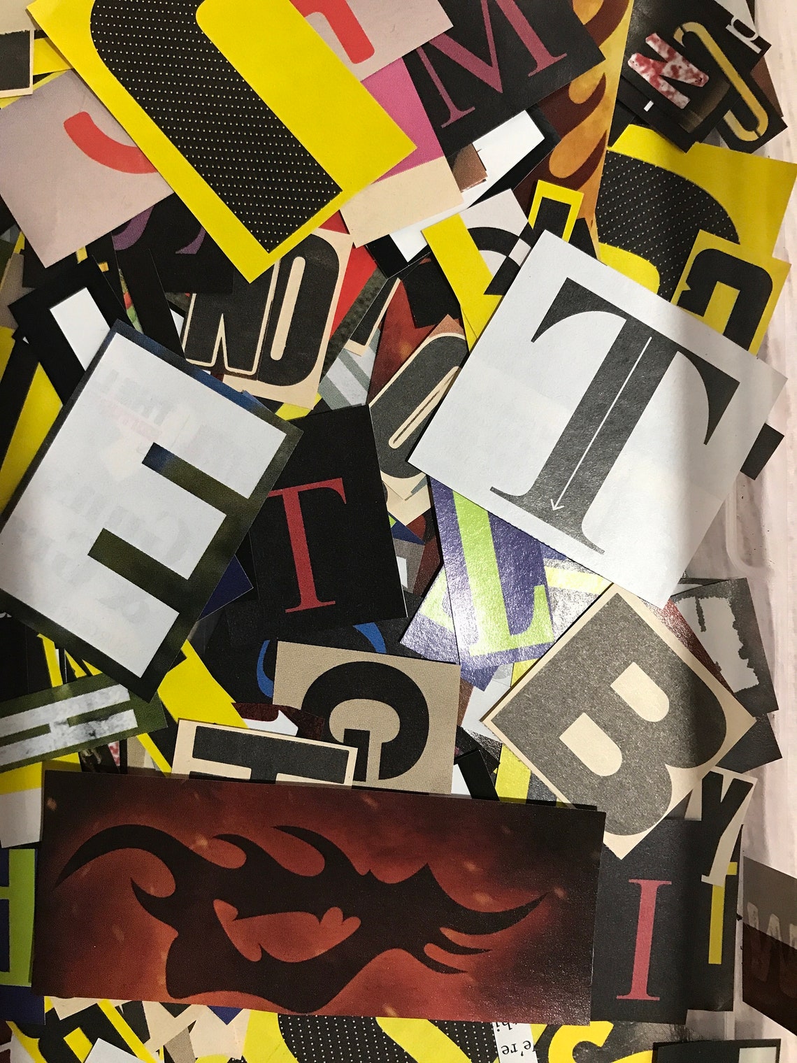 125 Paper Ransom Note Letter Cutouts Crafting Collage Scrapbooks Junk ...