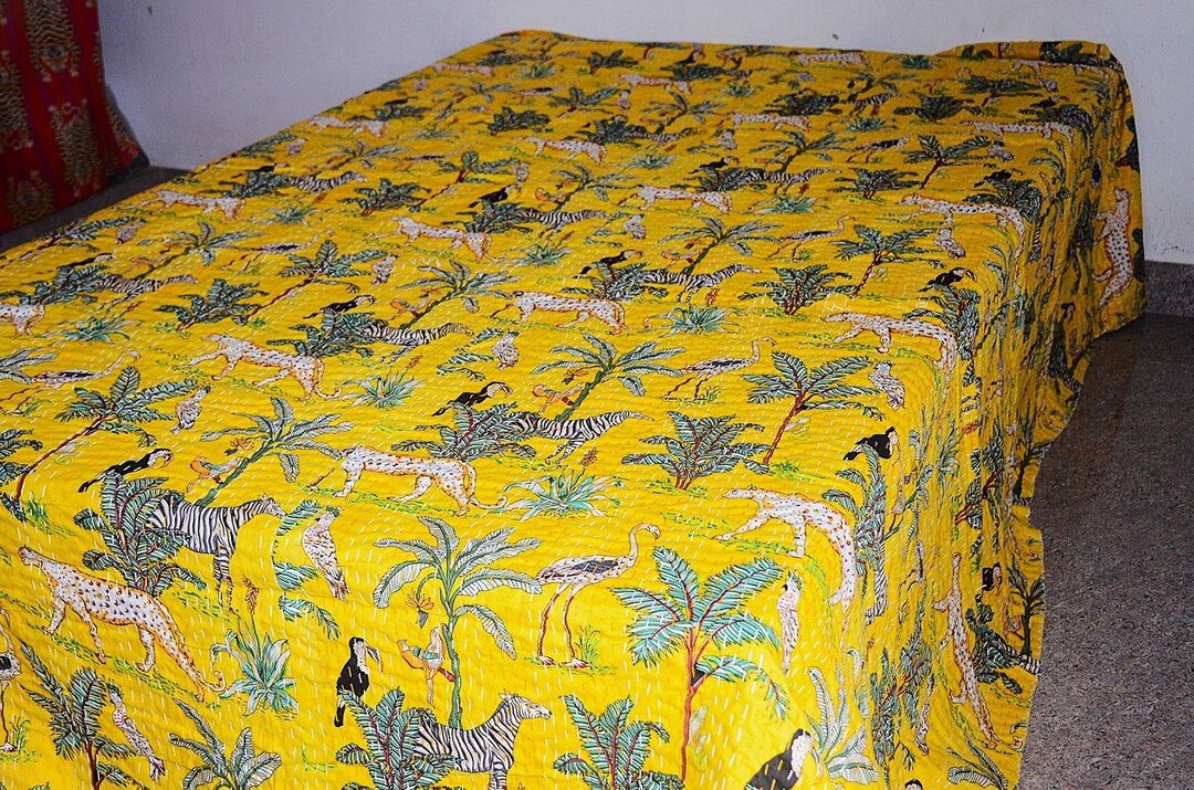 Handmade Jungle Print Kantha Bed Throw: Cotton Quilt (60X90/90X108 ...