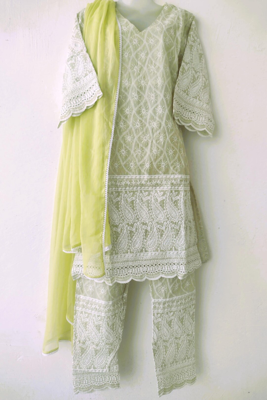 Woman Cotton Green Chikankari Kurti Pant With Dupatta Wedding Gift of ...