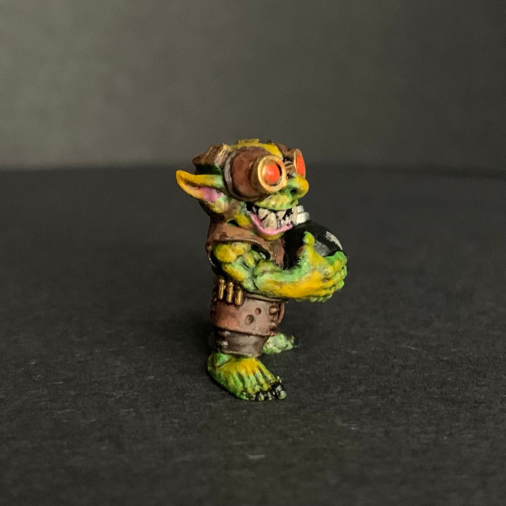 D&D Painted Goblin Bomber, Dnd Miniatures, Dnd Character , 32mm Scale ...