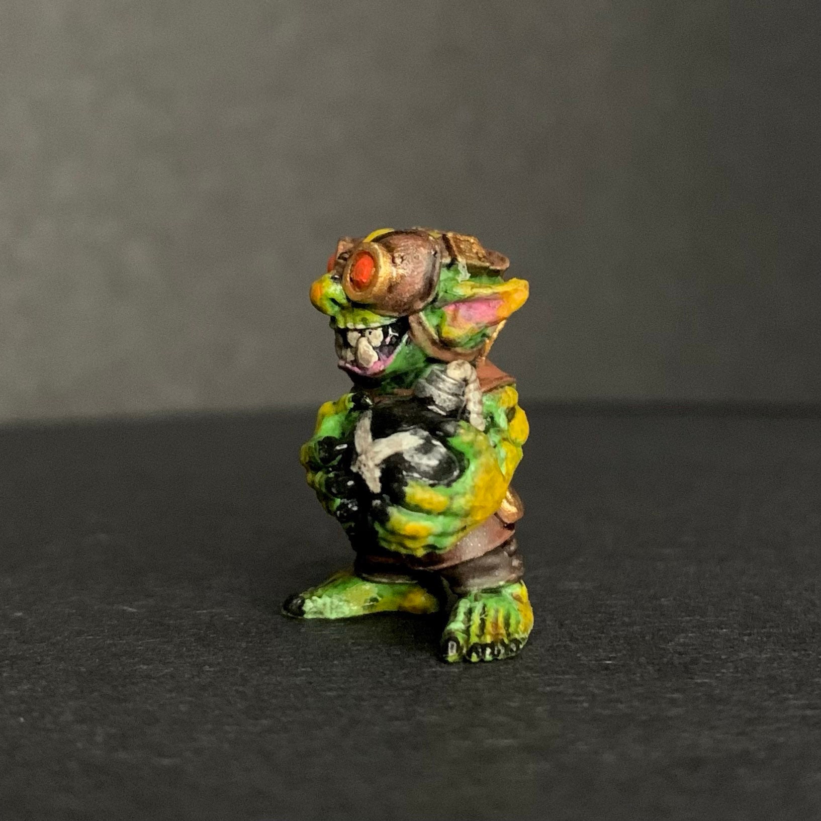 D&D Painted Goblin Bomber, Dnd Miniatures, Dnd Character , 32mm Scale ...