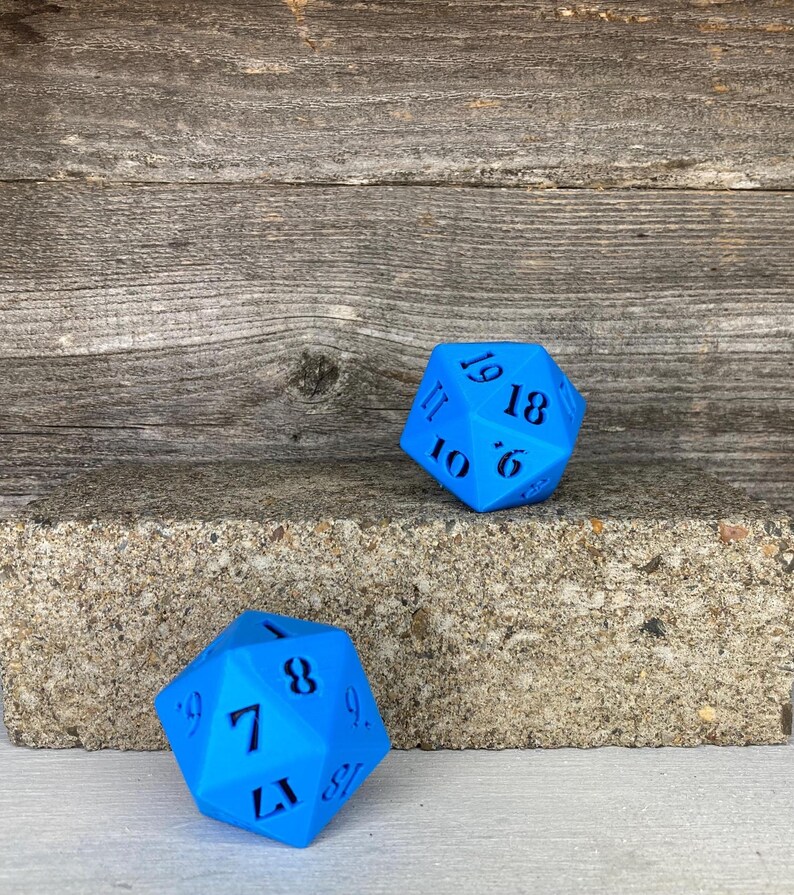 Magic the Gathering Spin Down D20 Dice - Light Blue / Black Two Inches ...