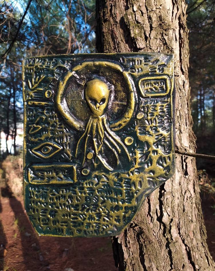 The Cthulhu Artifact Lovecraft Mythos Cthulhu Handmade Tablet - Etsy