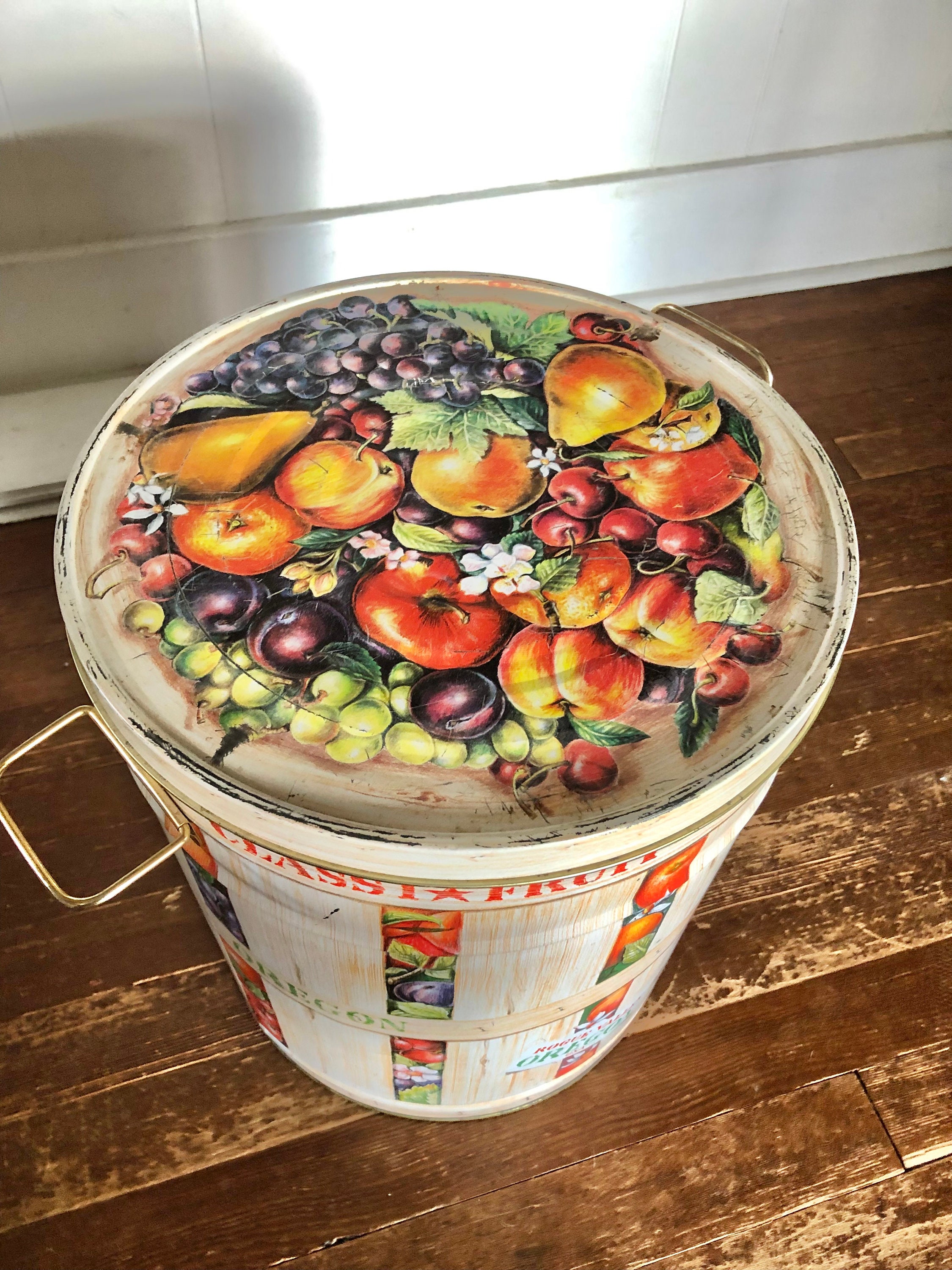 Vintage Large Tin Can With Cover Metal Storage Bin Retro Tin Container ...