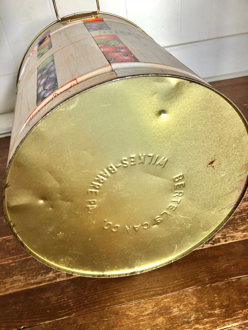 Vintage Large Tin Can With Cover Metal Storage Bin Retro Tin Container ...