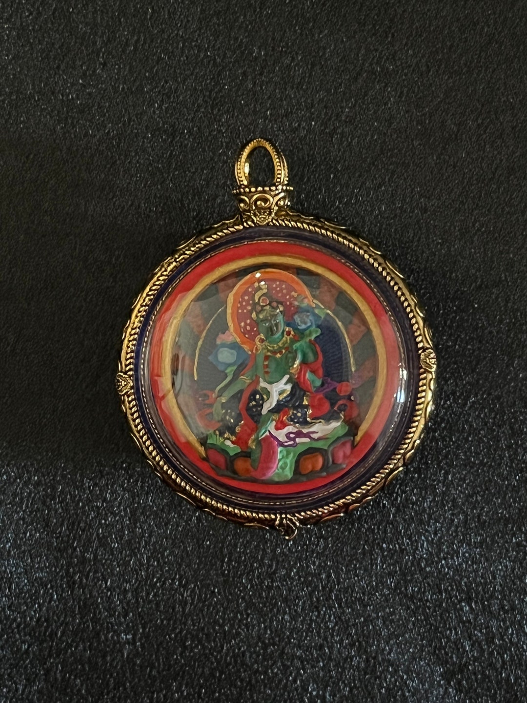 Premium hecho a mano verde Tara Tsatsa, colgante tibetano Tsatsa ...