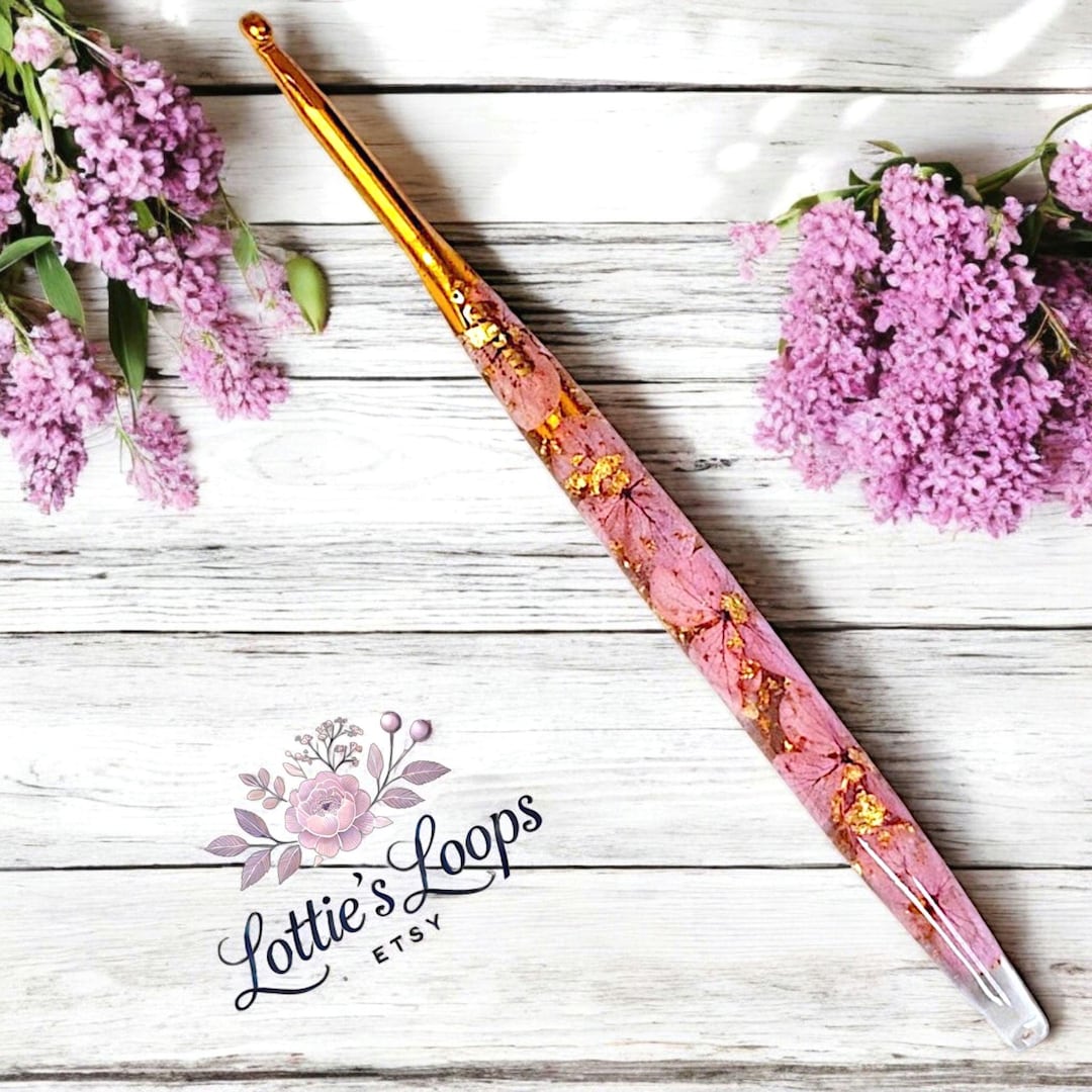 Crochet Hook – Handmade Resin Hook With Pink Lilac Petals & Gold Flakes ...