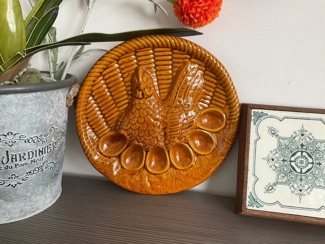 Vintage Majolica Chicken Plate, Egg Rest, Farmhouse Kitchen Decor - Etsy