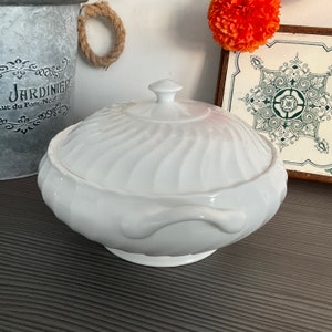 Classic Wedgwood CANDLELIGHT Covered Serving Dish, Elegant White Bone ...