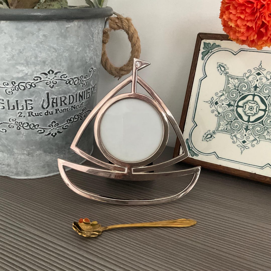 Unusual BOAT Shape Freestanding Photo Frame, Silver Metal Nautical ...