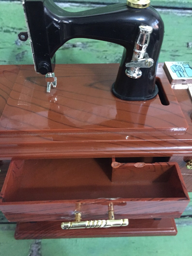Nostalgic Vintage Music Box/ Sewing Music Box/ Brownm Music - Etsy
