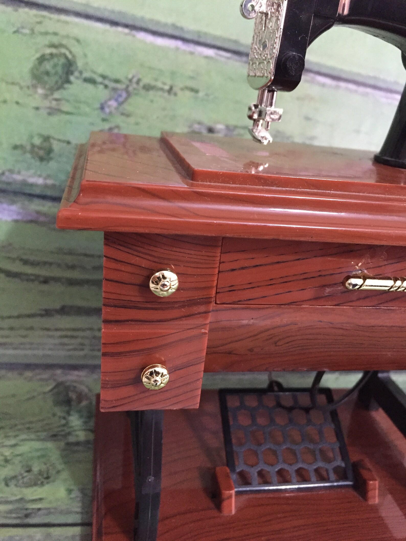 Nostalgic Vintage Music Box/ Sewing Music Box/ Brownm Music - Etsy