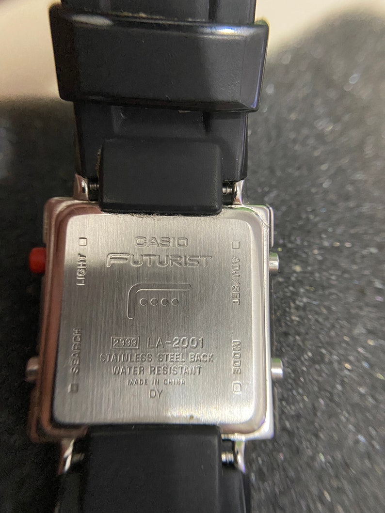 Very Rare Retro- CASIO FUTURIST LA-2001 Red Dial Rubber Strap, Steel ...
