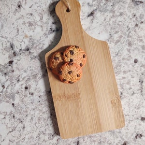 Small Cutting Board With 3 Fake, Faux Chocolate Chip Cookies Attached ...