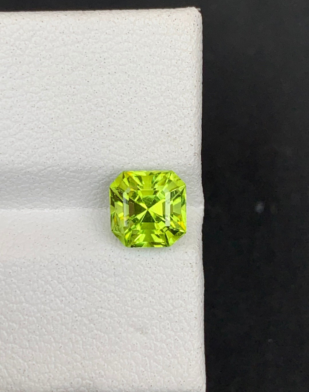 Natural Peridot Gemstone ,green Color Eye Clean Clarity, Ascher Cut ...