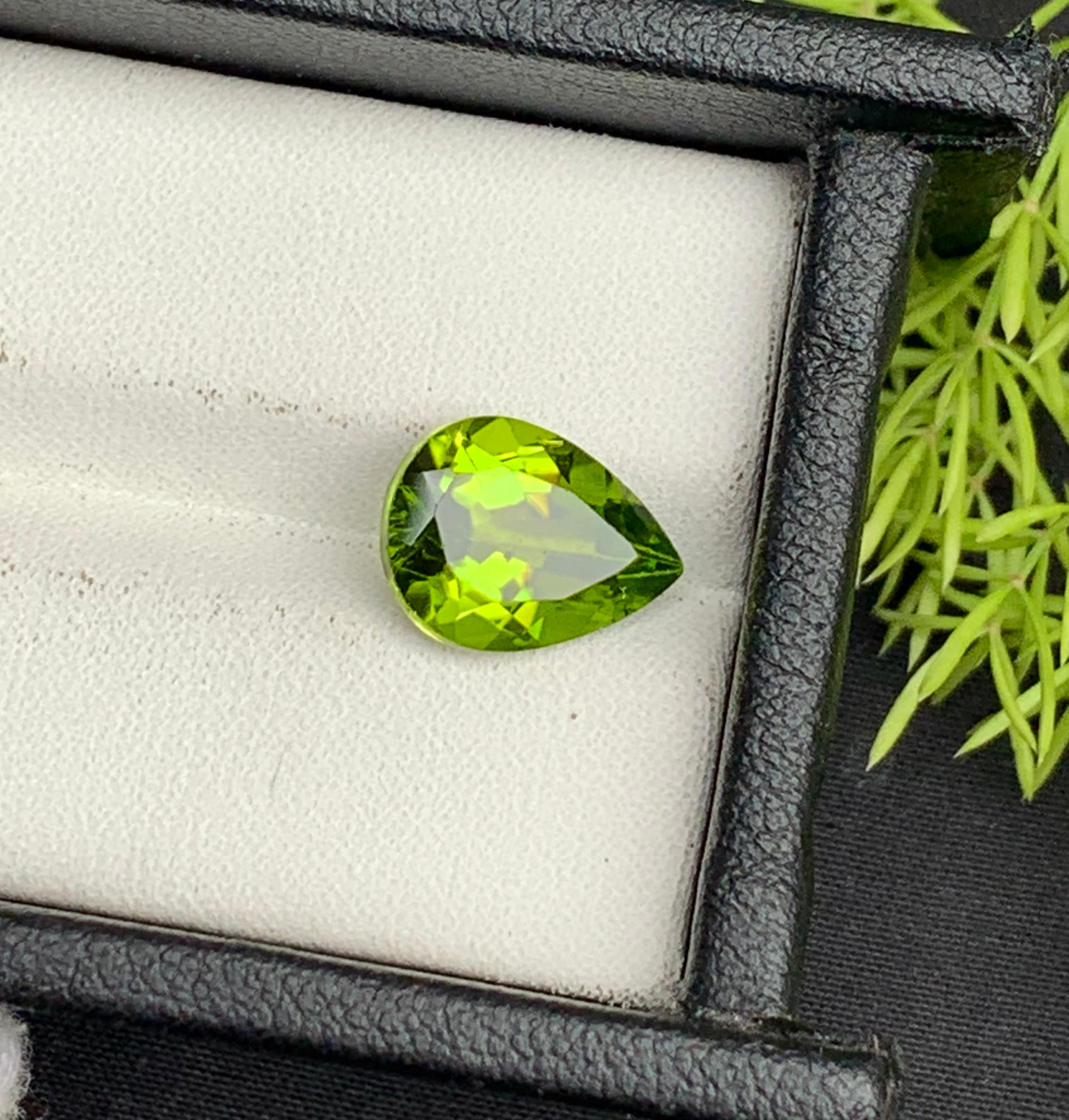 Natural Peridot Gemstone ,green Color Eye Clean Clarity, Pear Cut ...
