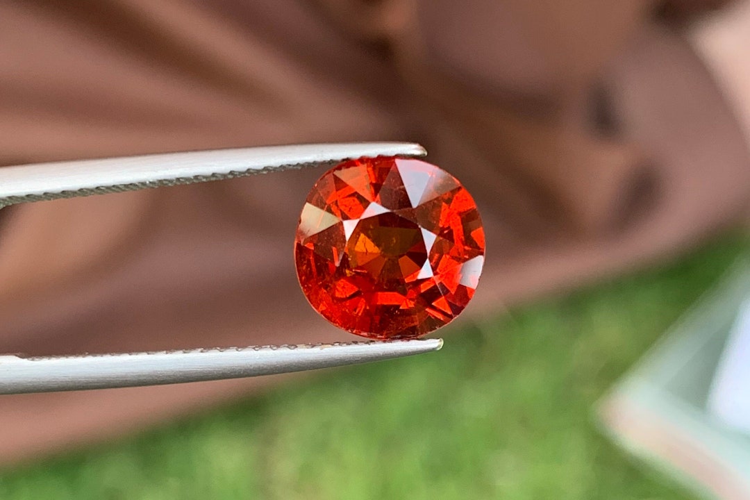 Venetian Red Color Spessartite Garnet Loose Gemstone, Faceted Round ...