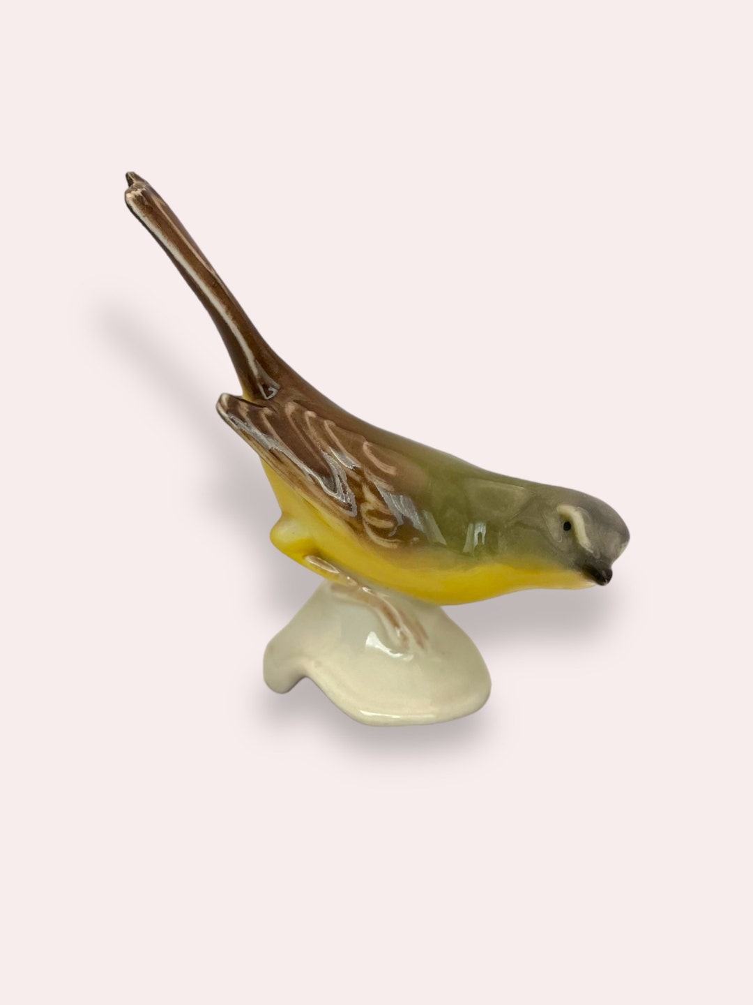 Goebel Yellow Wagtail Bird Figurine Handcrafted Porcelain Collectible ...