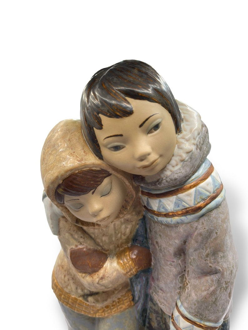 LLADRO Porcelain Eskimo Boy and Girl Cuddling Figurine - Etsy